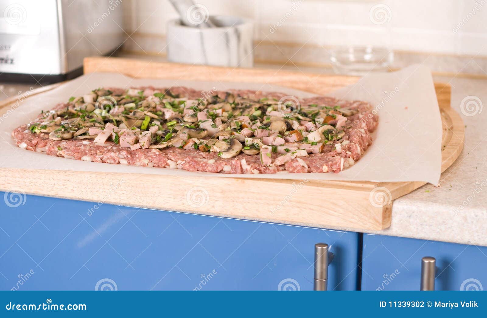 Gehacktes Fleisch Bevor Dem Rollen über Der Küche Stockfoto - Bild von ...