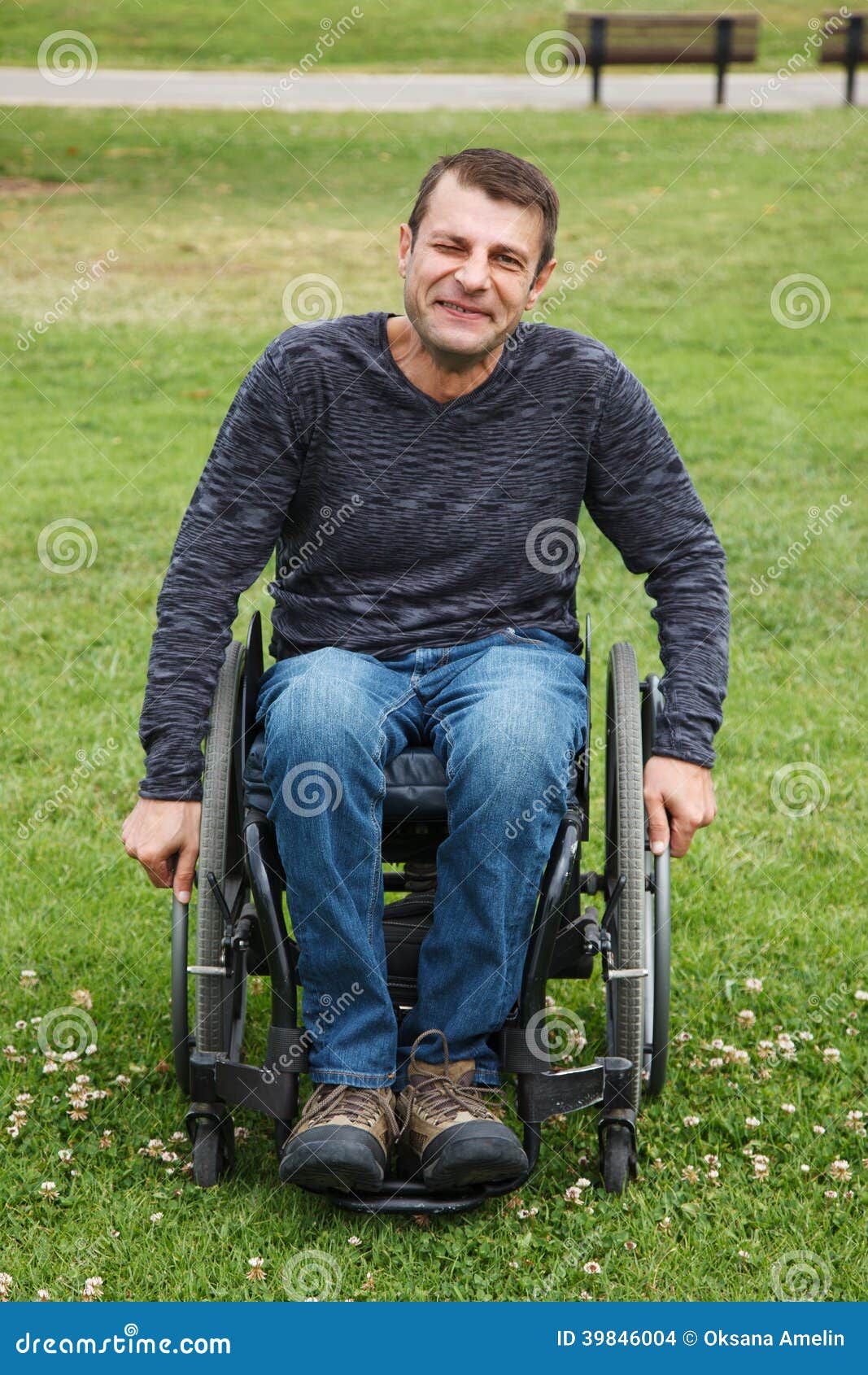 Gehandicapte Mensen in Rolstoel. Stock Foto - Image of gezondheid ...