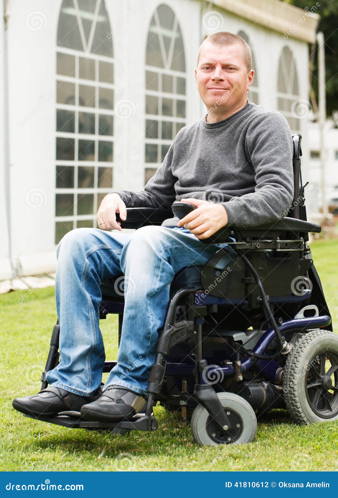 Gehandicapte Mensen in Rolstoel Stock Foto - Image of gebiedsdeel ...