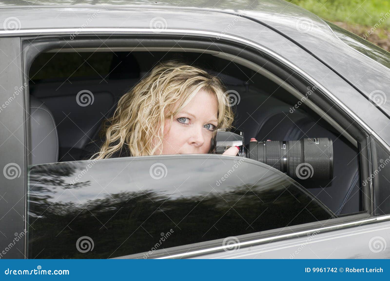 Geheime Vrouw Het Spioneren Camera Stock Foto - Image of telefoto, vrij ...