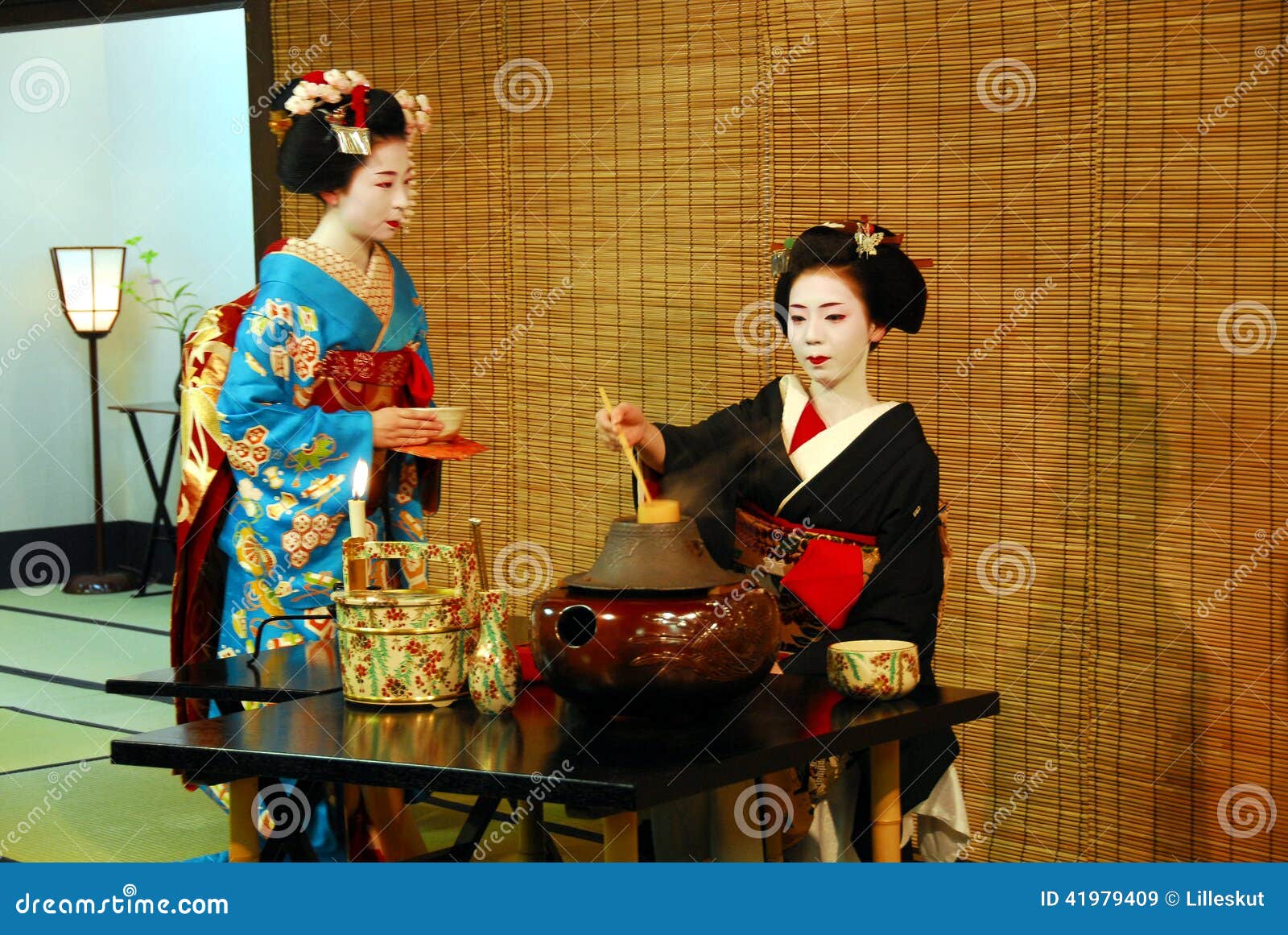 Geisha tea ceremony editorial stock image. Image of makeup - 41979409