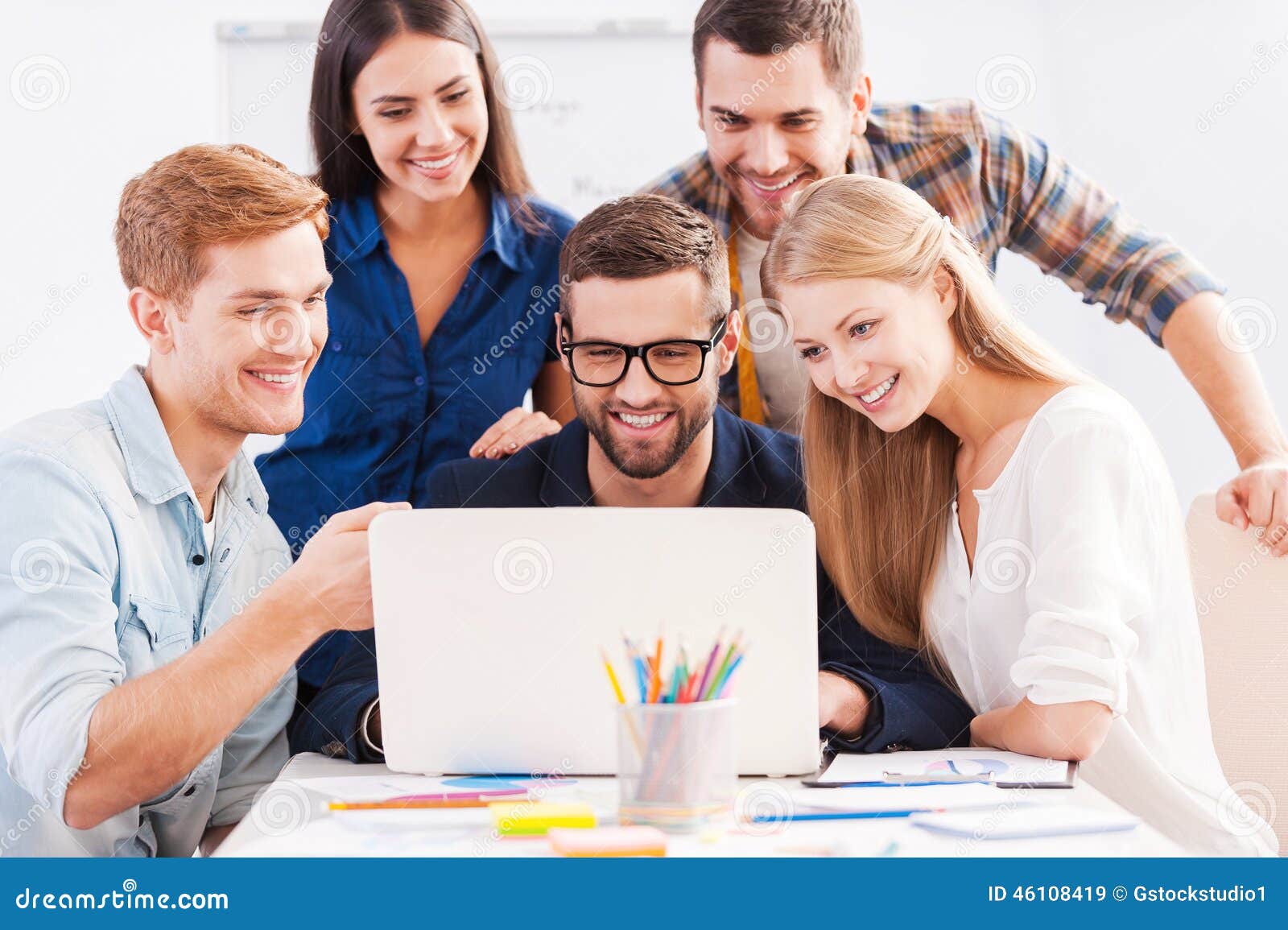 Geistesblitz stockbild. Bild von mitarbeit, glück, führung - 46108419