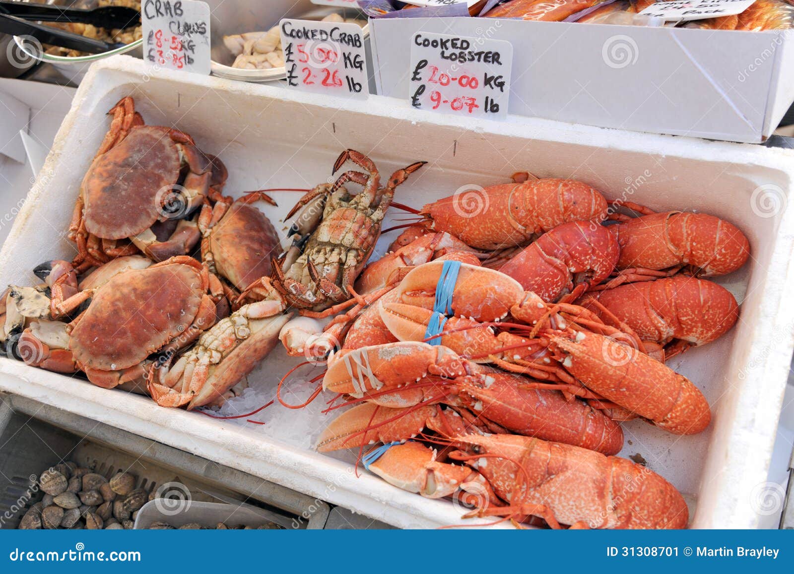 Gekochte Krabbe und Hummer stockbild. Bild von abendessen - 31308701