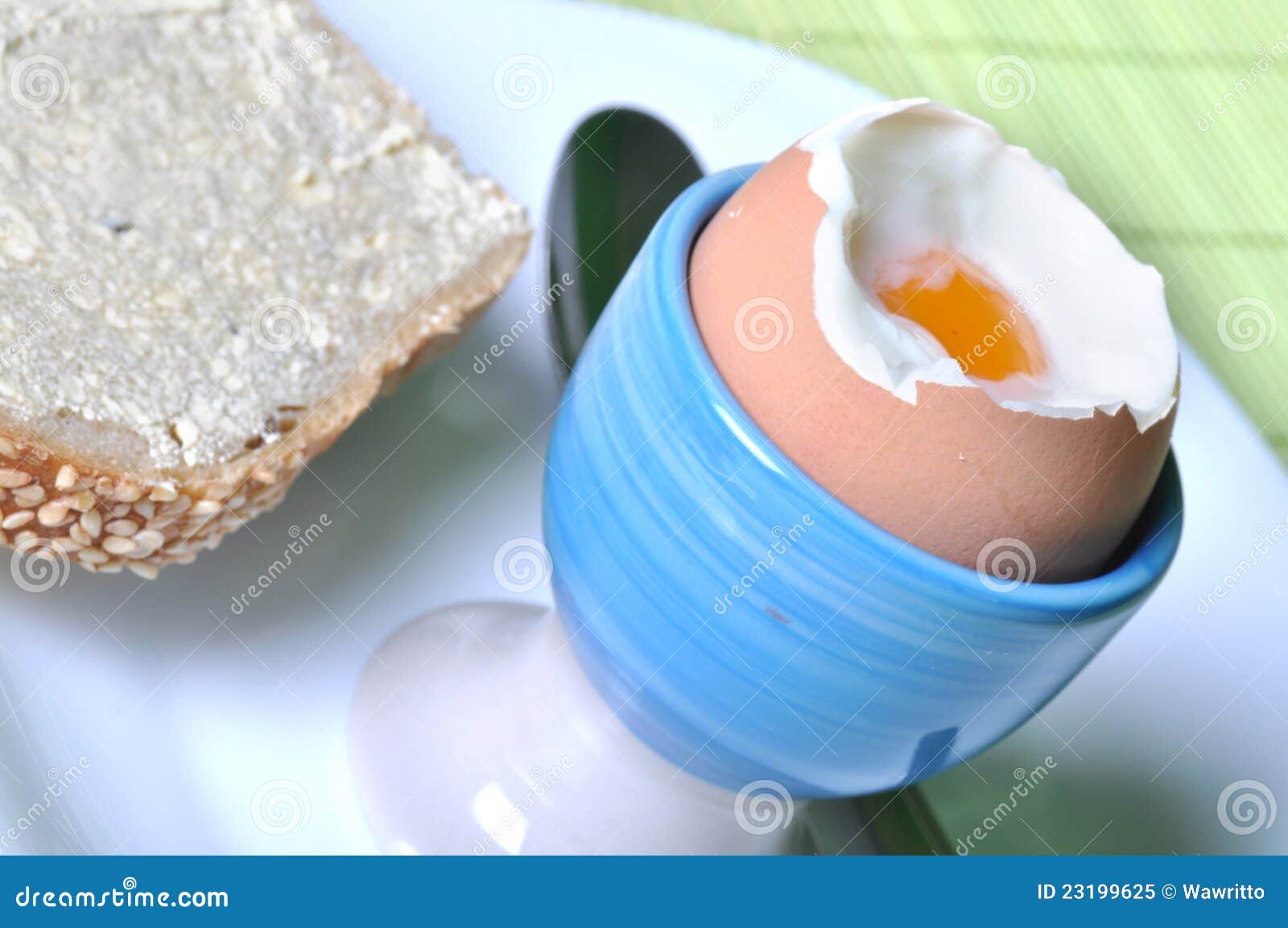 Gekookt ei stock afbeelding. Image of macro, maaltijd - 23199625