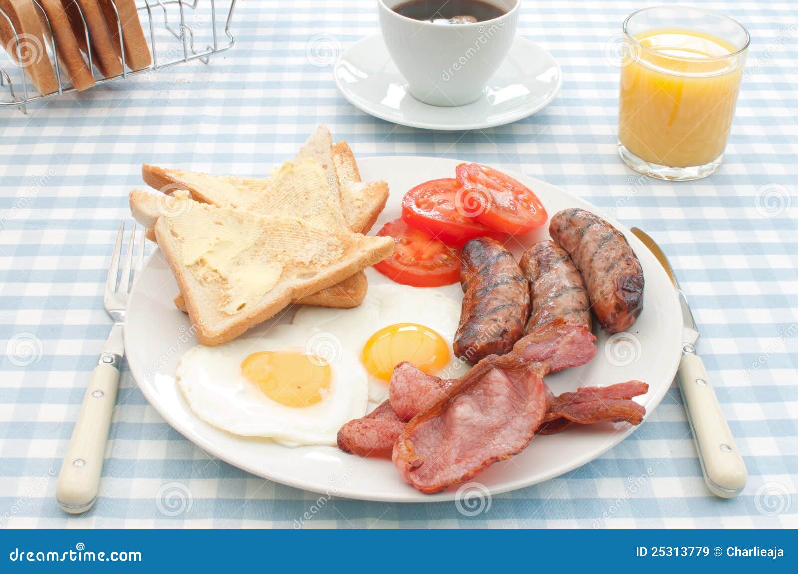 Gekookt Engels ontbijt stock afbeelding. Image of vlees - 25313779