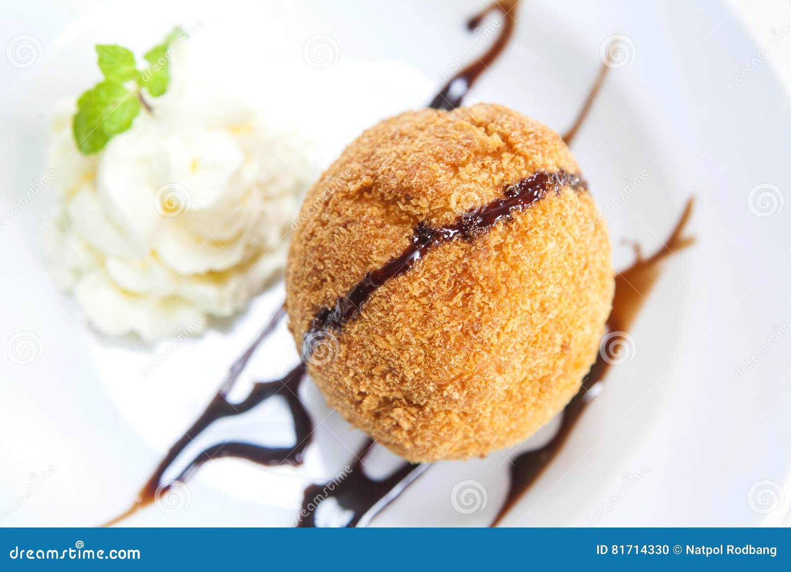 Gelato fritto fotografia stock. Immagine di culinario - 81714330