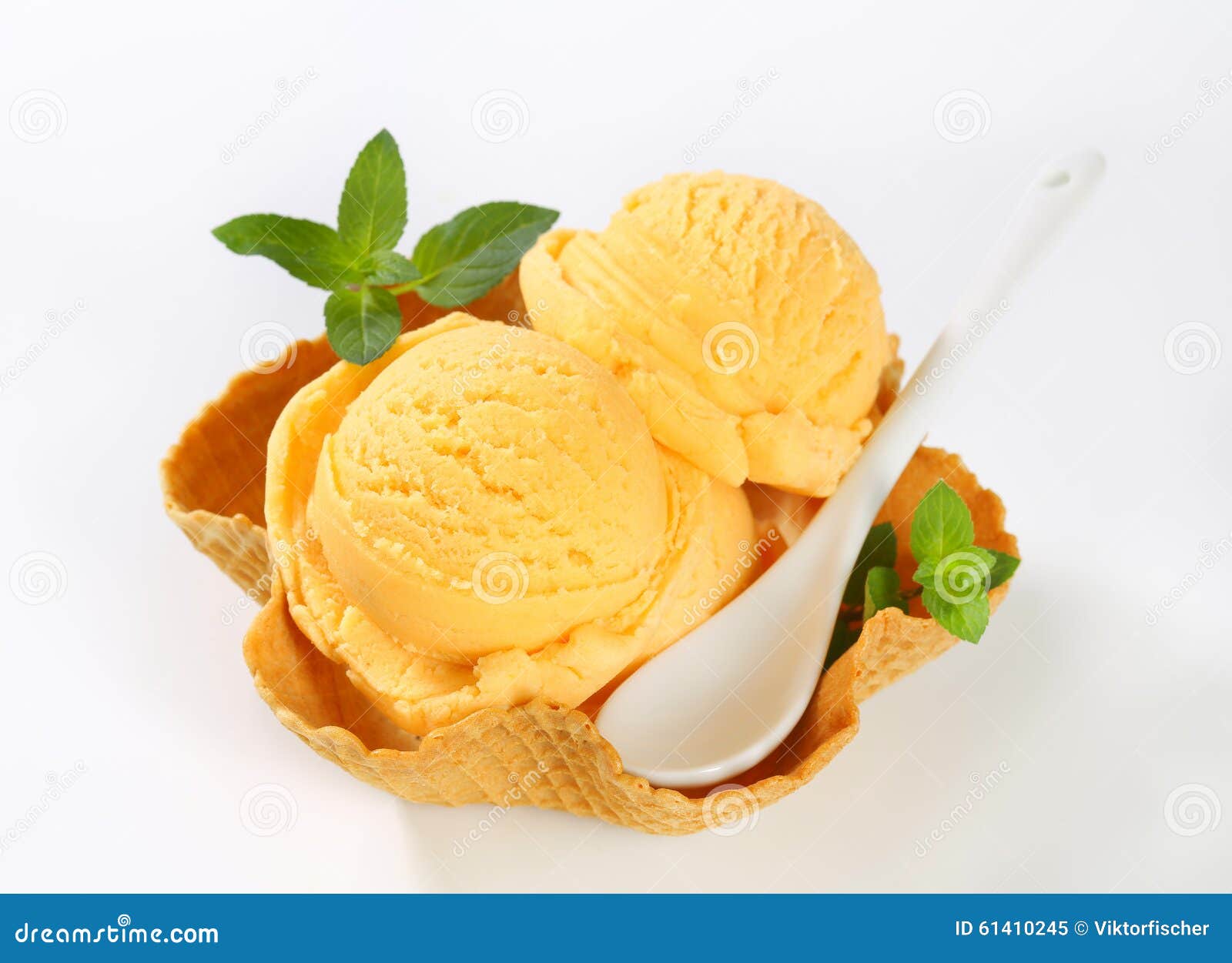 Gelato Nel Canestro Della Cialda Immagine Stock - Immagine di diario ...