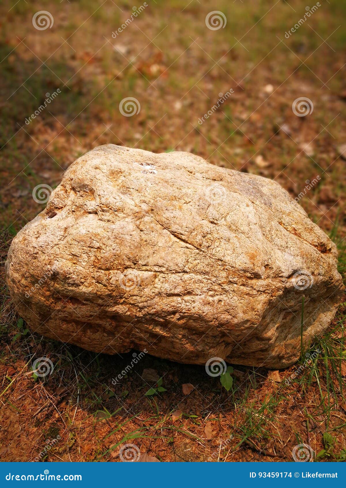 Gelber Stein aus den Grund stockfoto. Bild von landschaft - 93459174