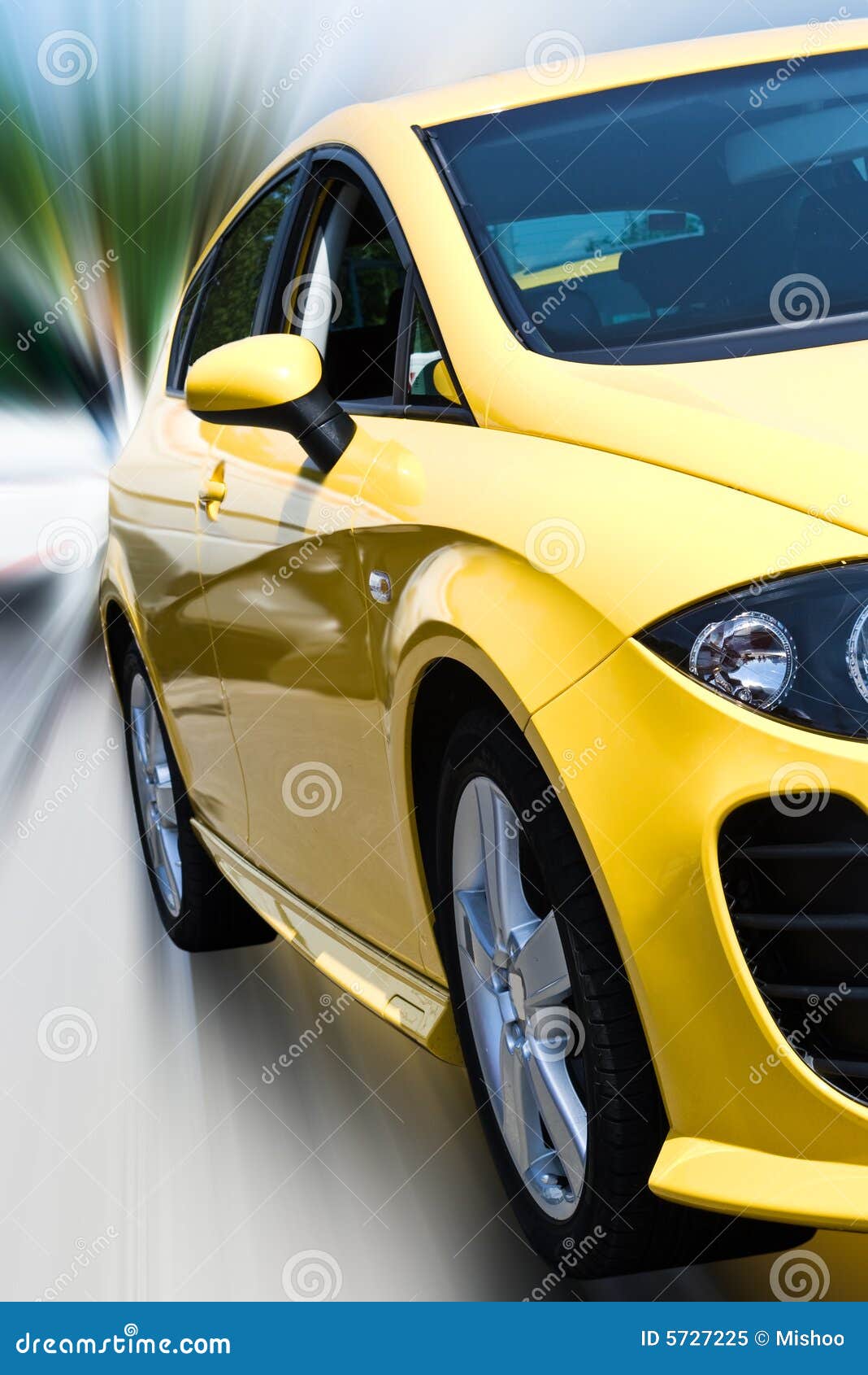 Gelbes Auto stockbild. Bild von auslegung, metall, getrennt - 5727225