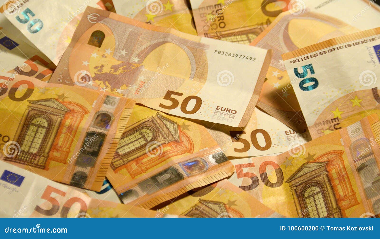 Geld redaktionelles bild. Bild von geld, fülle, wohlstand - 100600200