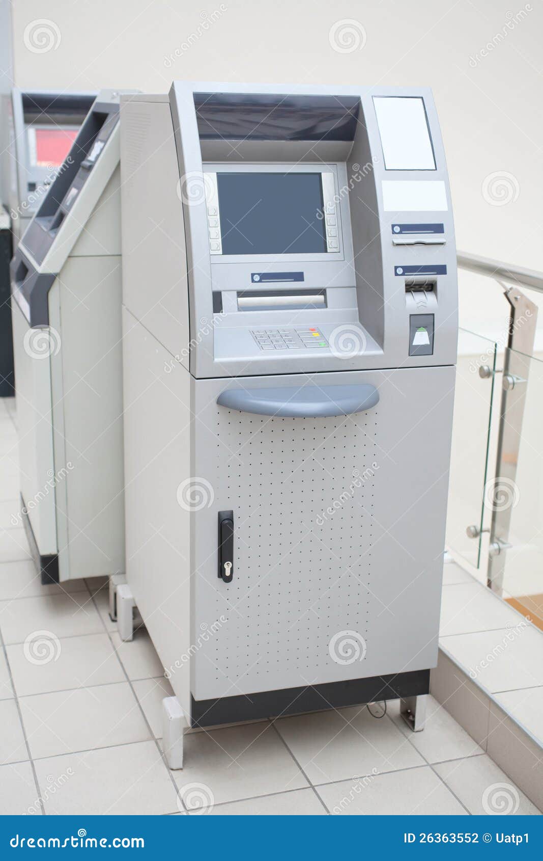 Geldautomaat stock foto. Image of identiteit, munt, krediet - 26363552