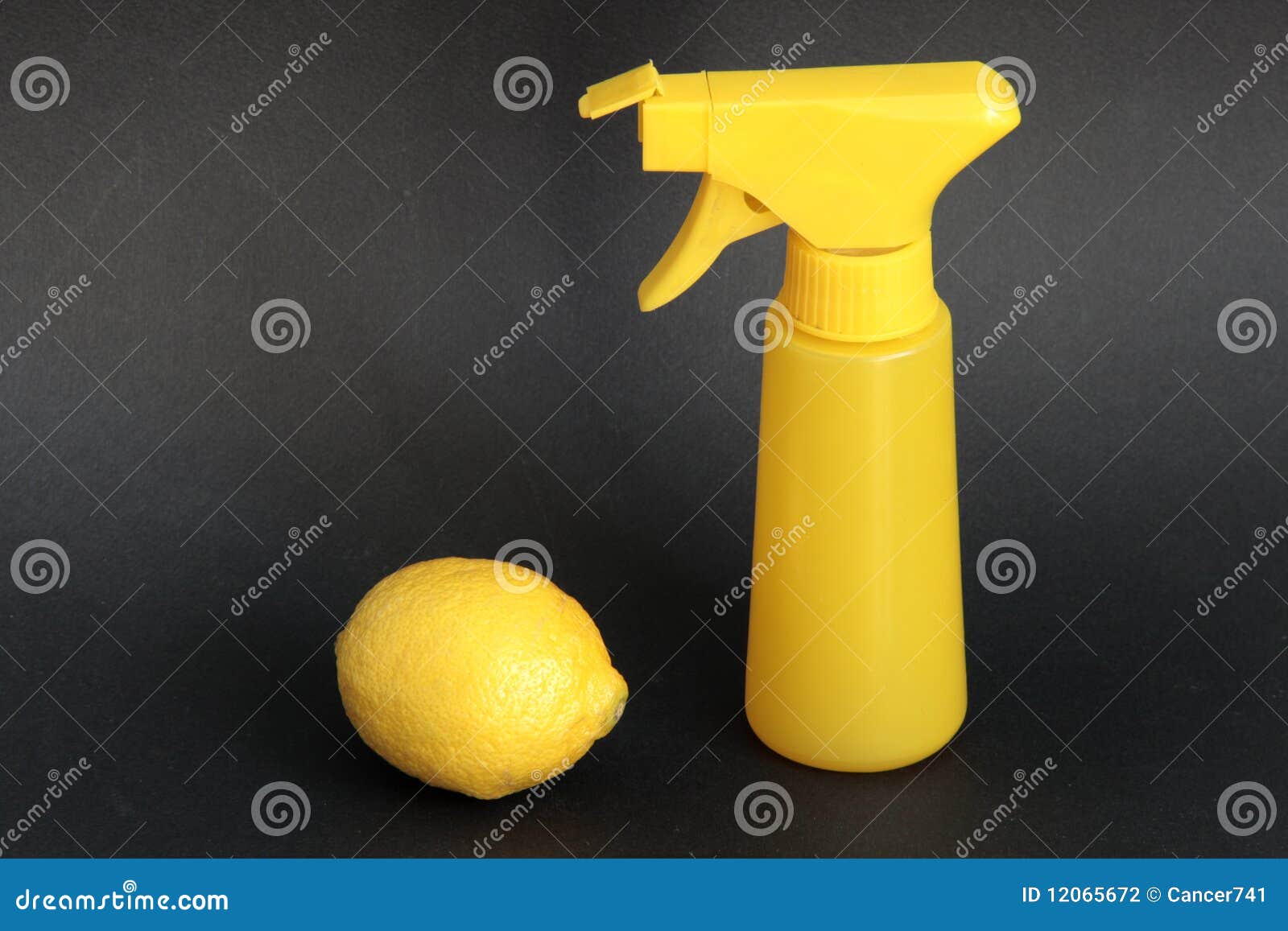 Gele dingen stock foto. Image of nevel, geel, sappig - 12065672