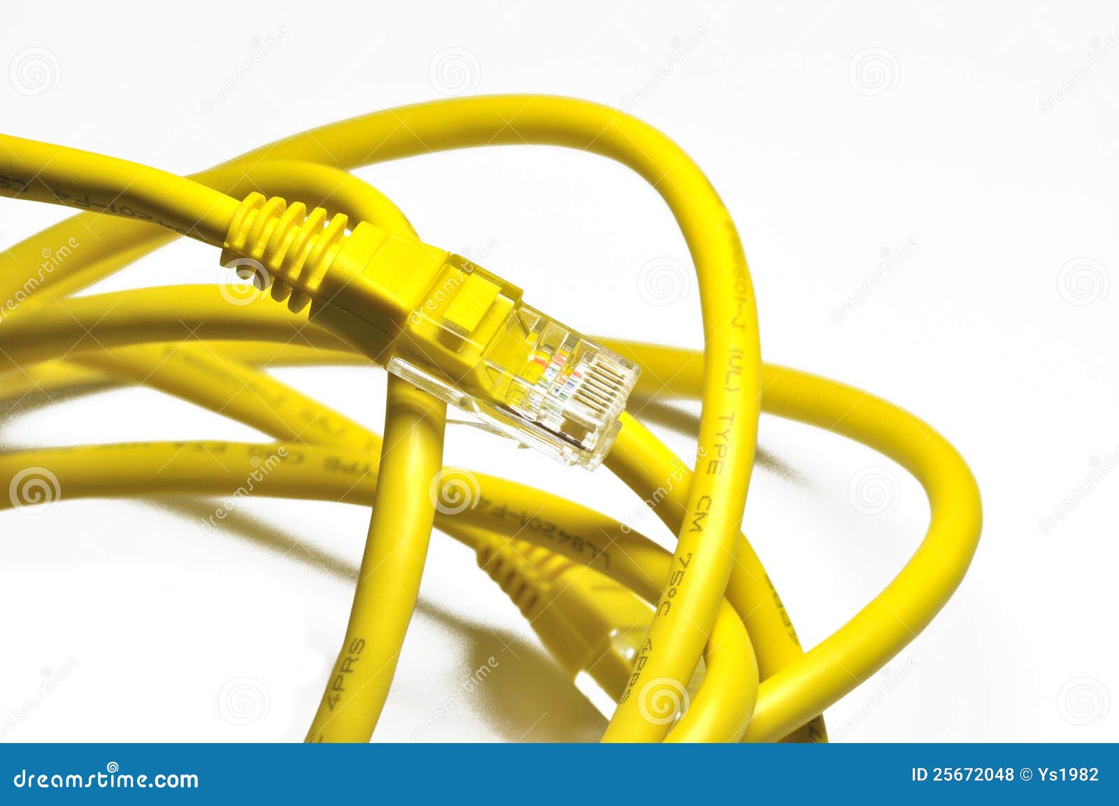 Gele Internet kabel stock foto. Image of achtergrond - 25672048