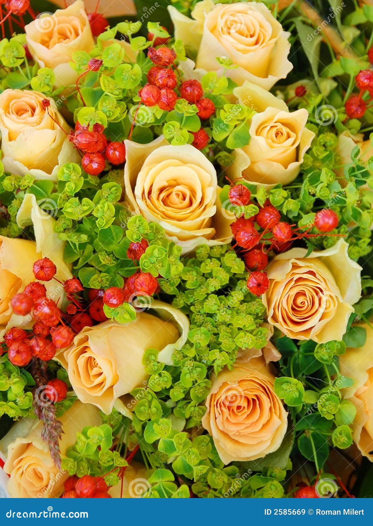 Gele rozen stock afbeelding. Image of geel, decoratie - 2585669