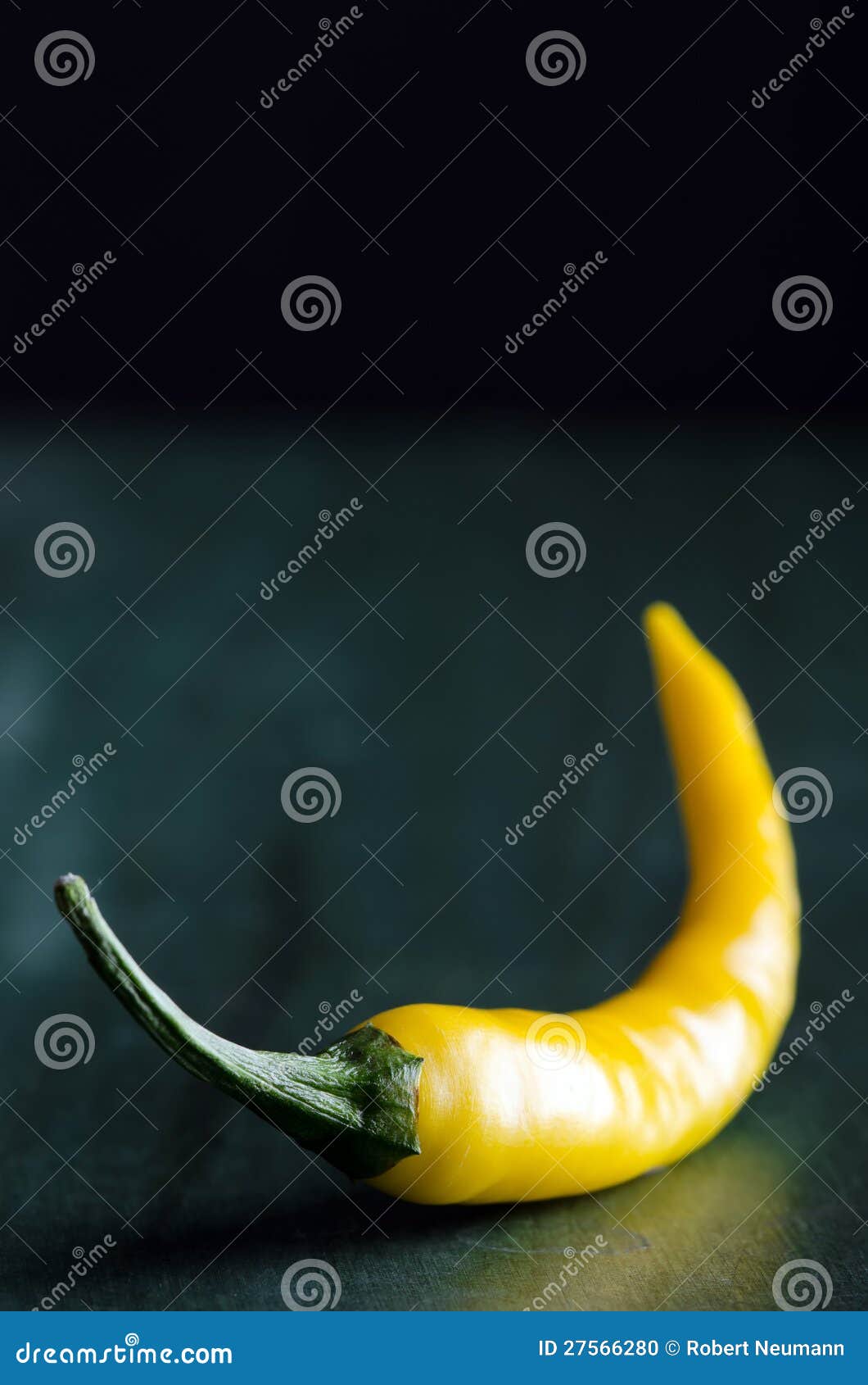 Gele Spaanse pepers stock foto. Image of peper, keuken - 27566280