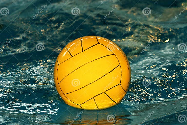 Gele water-polo bal stock foto. Image of pariteit, zomer - 820656