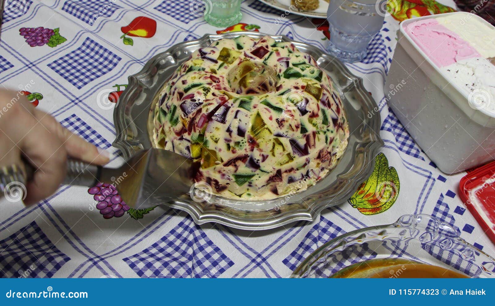 Gelei stock afbeelding. Image of gekleurd, heerlijk - 115774323