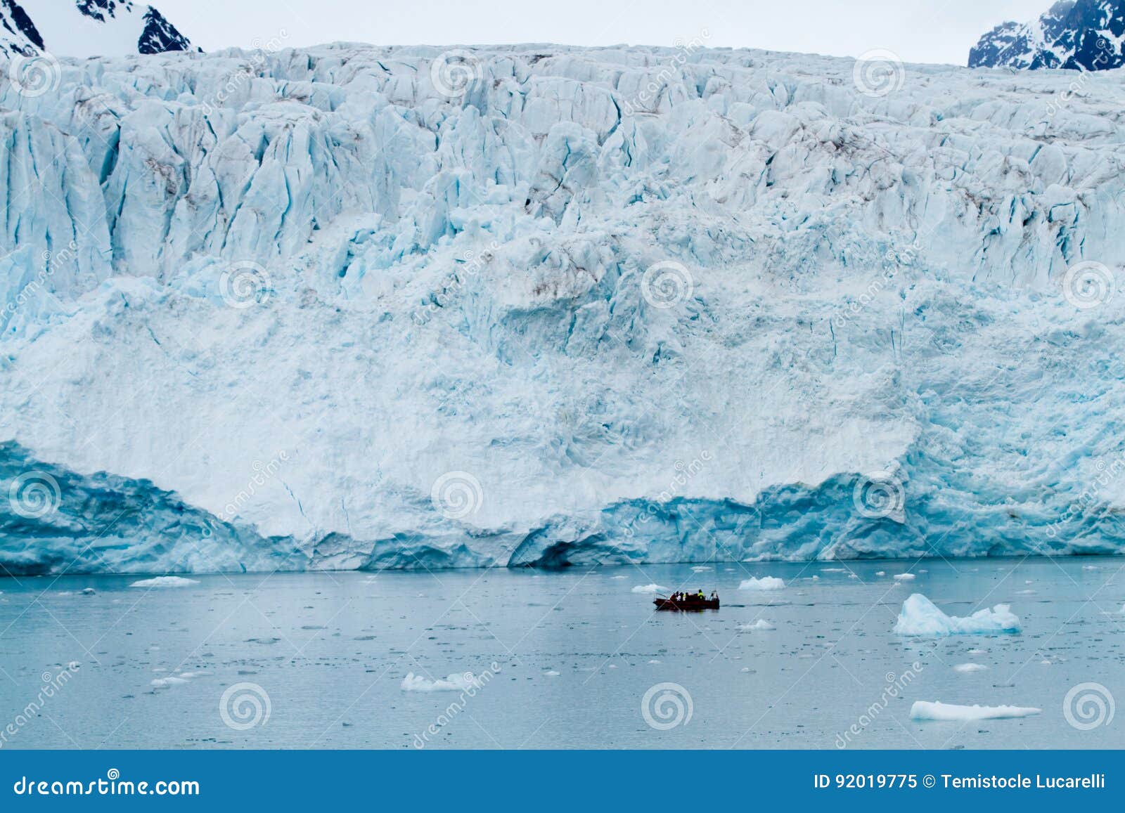 Geleira no svalbard imagem editorial. Imagem de spitsbergen - 92019775