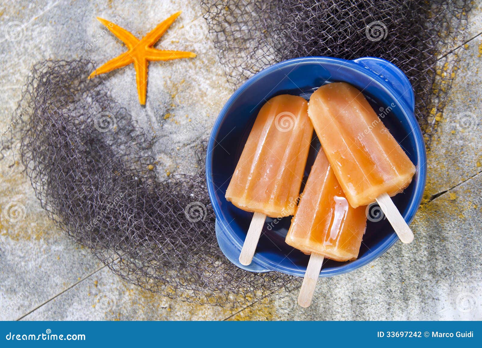 Gelo Colorido Do Fruto Agradavelmente Foto de Stock - Imagem de ...