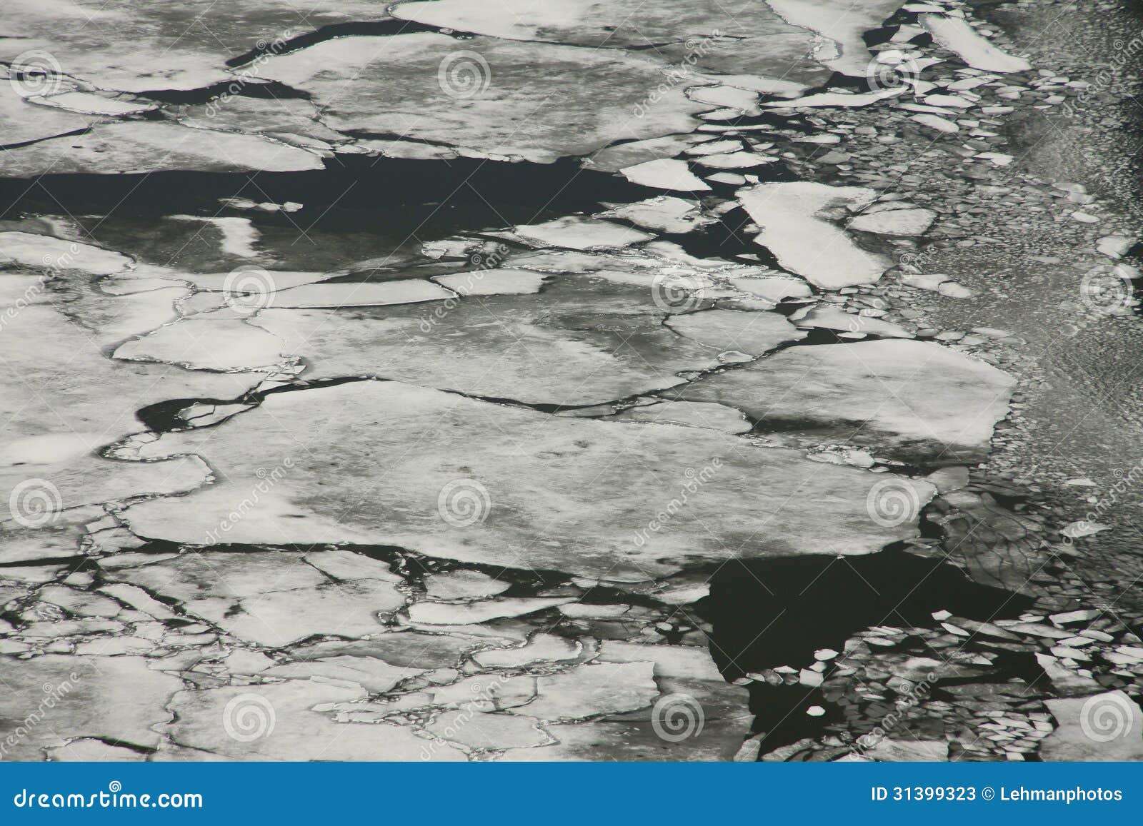 Gelo Que Quebra Em Um Lago Congelado Imagem de Stock - Imagem de gelado ...