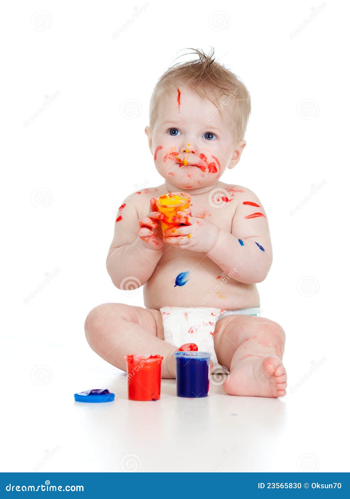 Gelukkig Vuil Kind Met Verven. Stock Foto - Image of kinderjaren, blij ...