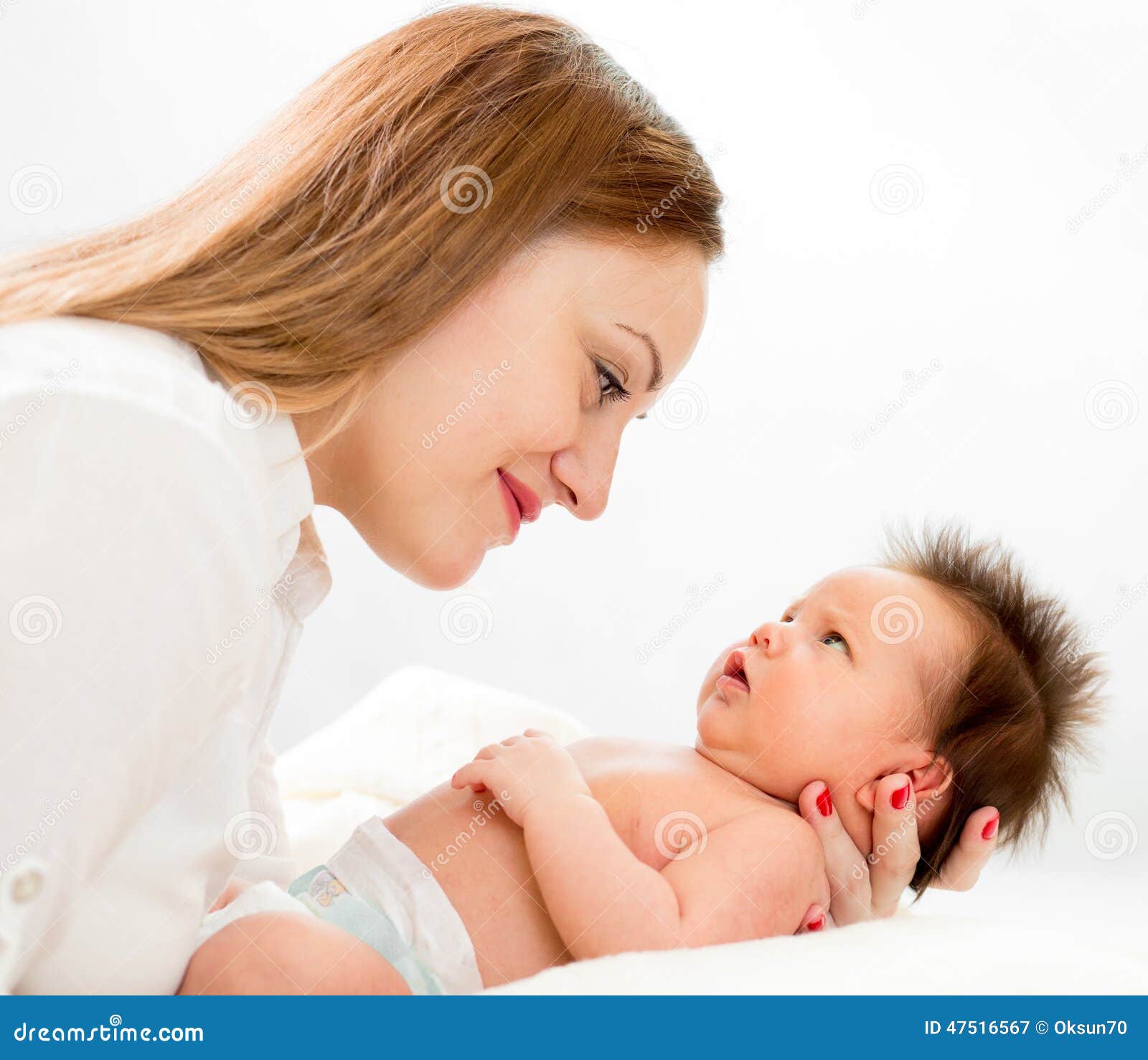 Gelukkige Moeder Met Haar Pasgeboren Baby Stock Afbeelding - Image of ... Gelukkige Moeder Met Haar Pasgeboren Baby Stock Afbeelding - Image of ...