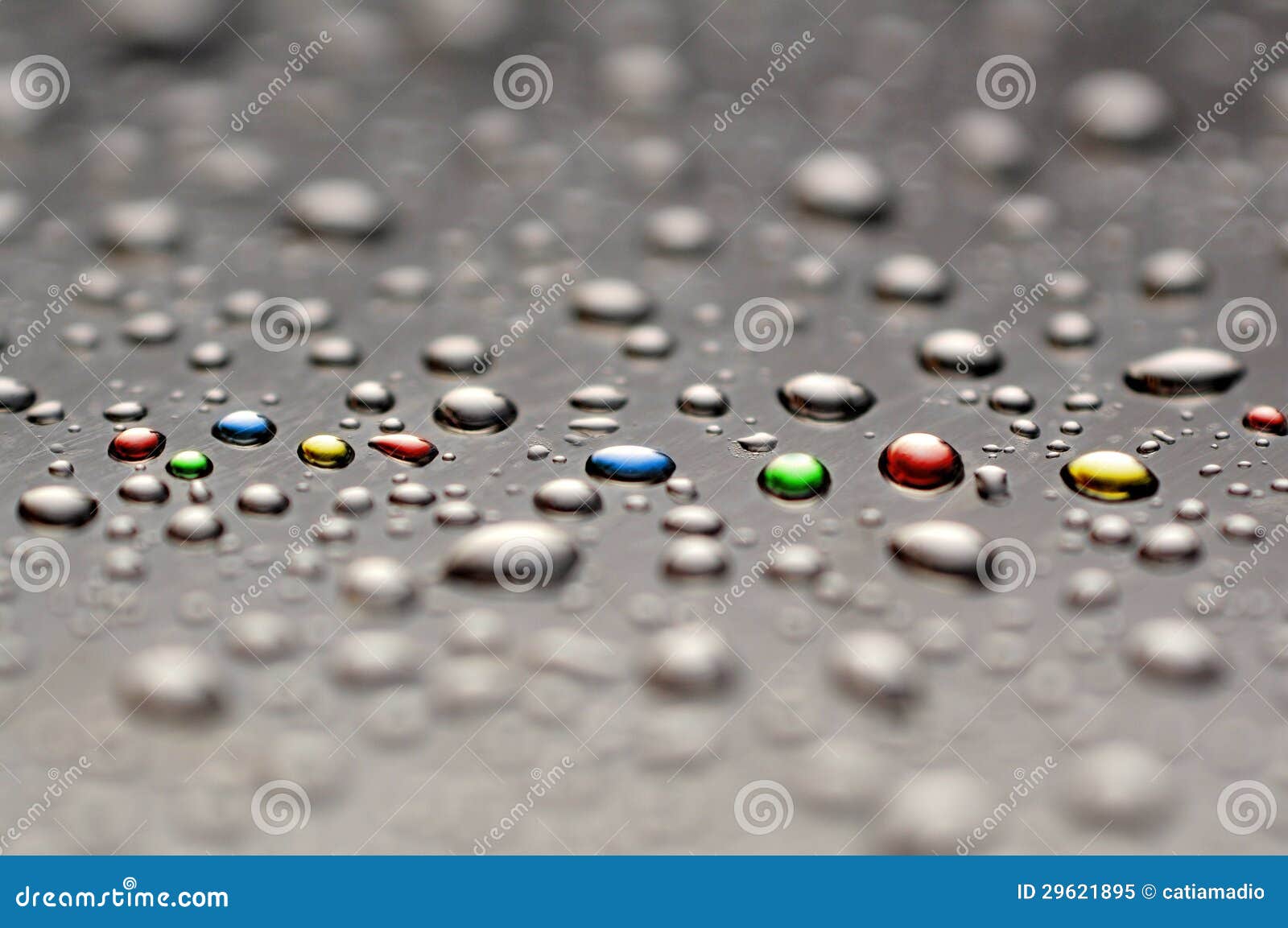 Gemalte Wassertropfen stockbild. Bild von tropfen, flüssigkeit - 29621895