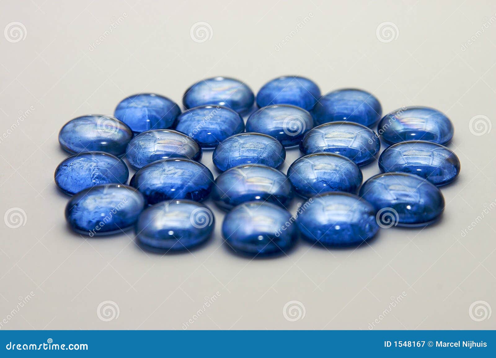 Gemas azuis imagem de stock. Imagem de isolado, pureza - 1548167