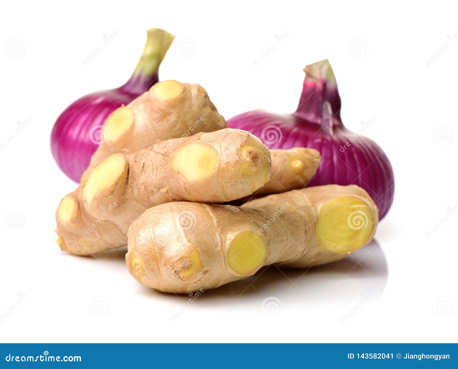 Gemberwortel, ui stock afbeelding. Image of homeopathie - 143582041