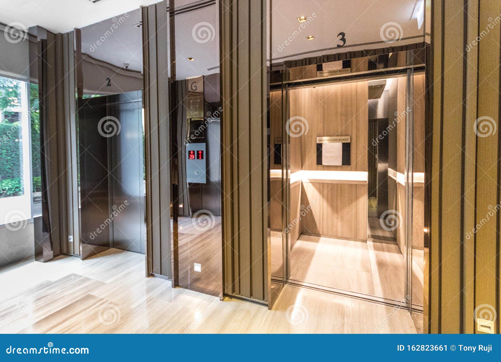General Elevator within the Building Stock Image - Image of line, open: 162823661