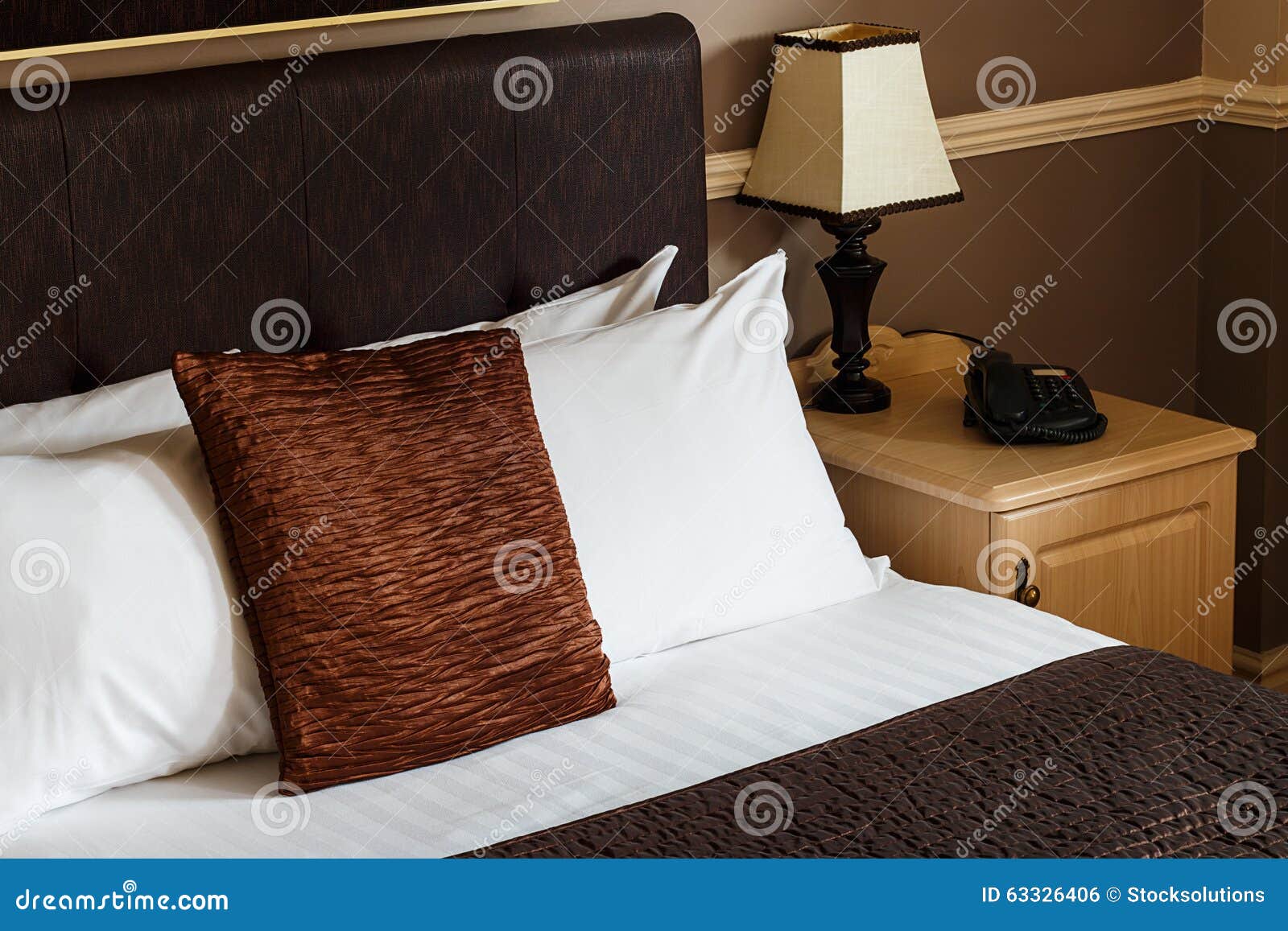 351 Generic Hotel Bedroom Stock Photos - Free & Royalty-Free Stock ...