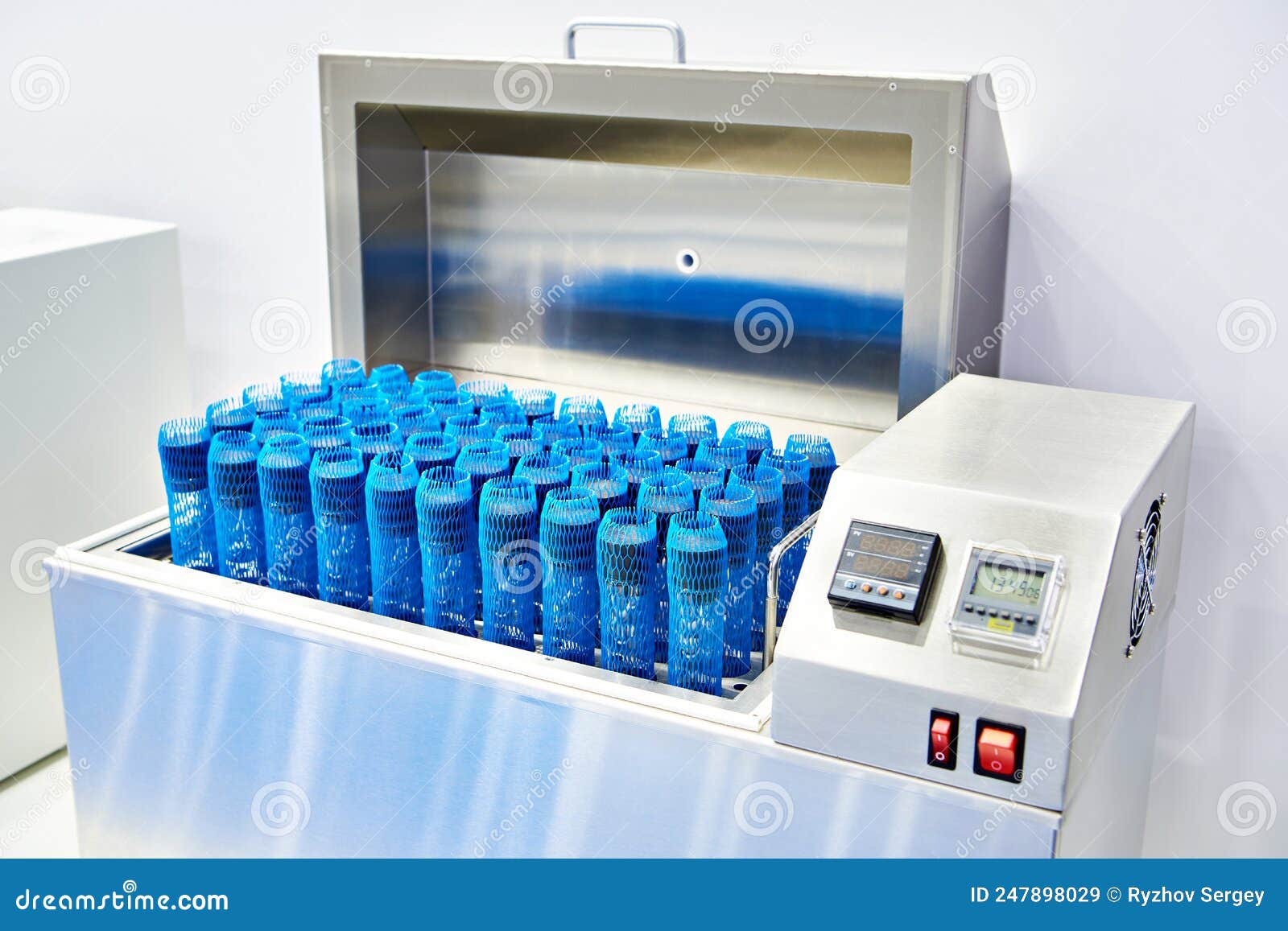 General Purpose Water Bath for Chemical Laboratory Stock Image - Image ... General Purpose Water Bath for Chemical Laboratory Stock Image - Image ...