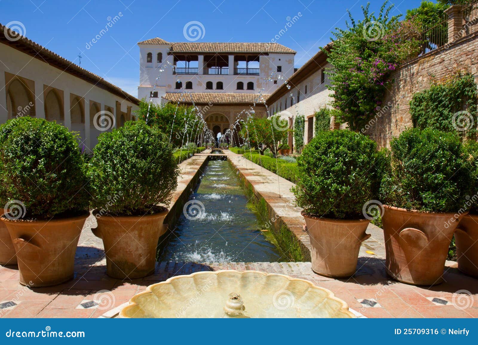 Generalife Palace and Garden, Granada, Spain Stock Photo - Image of ...