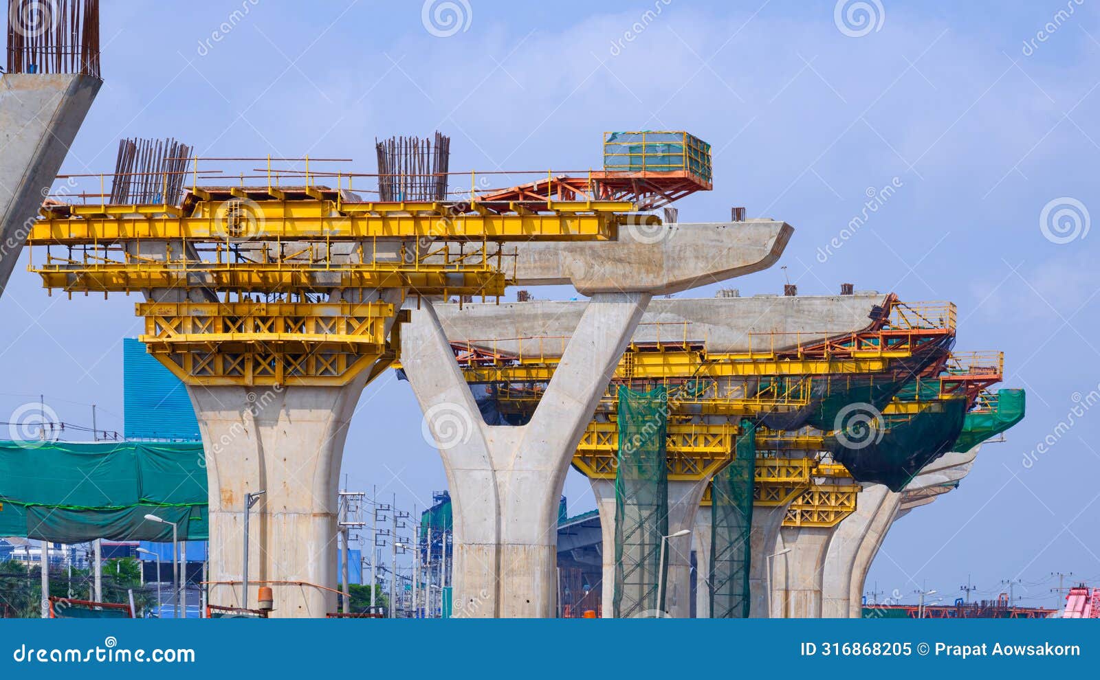 Precast Segmental Assembly Box Girder Formwork On Elevated Expressway ...