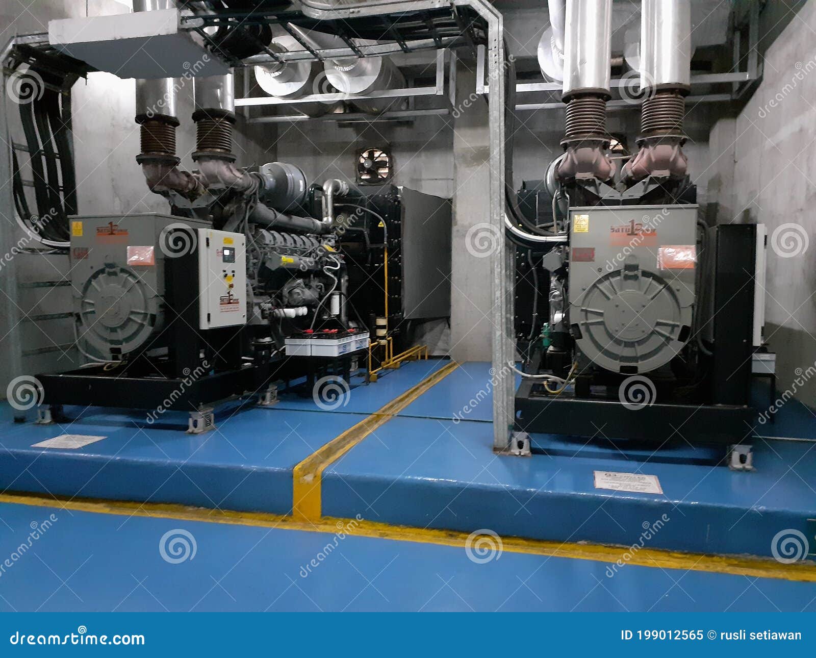 Generator mall machine editorial image. Image of mall - 199012565