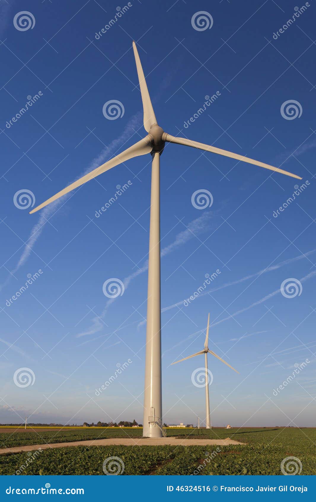 Generatori Eolici Nel Loire Valley Fotografia Stock - Immagine di ...