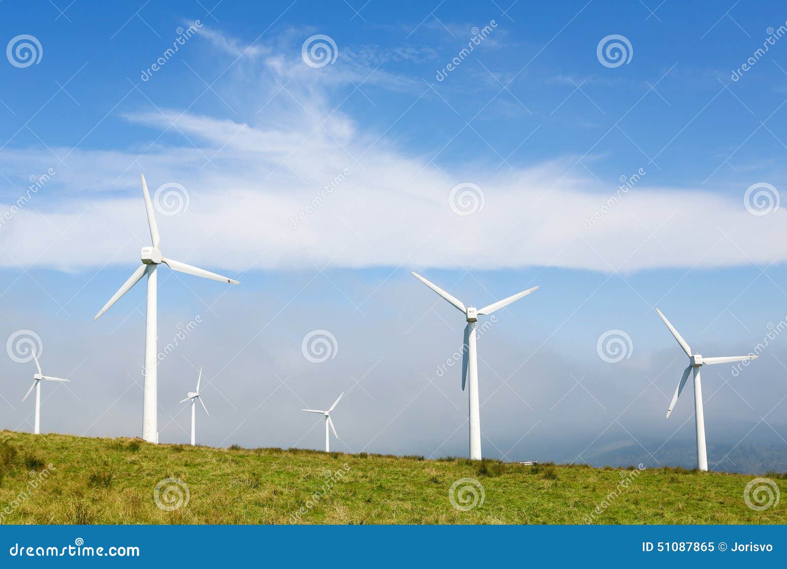 Generatori Eolici Su Un Parco Eolico in Galizia, Spagna Immagine Stock ...