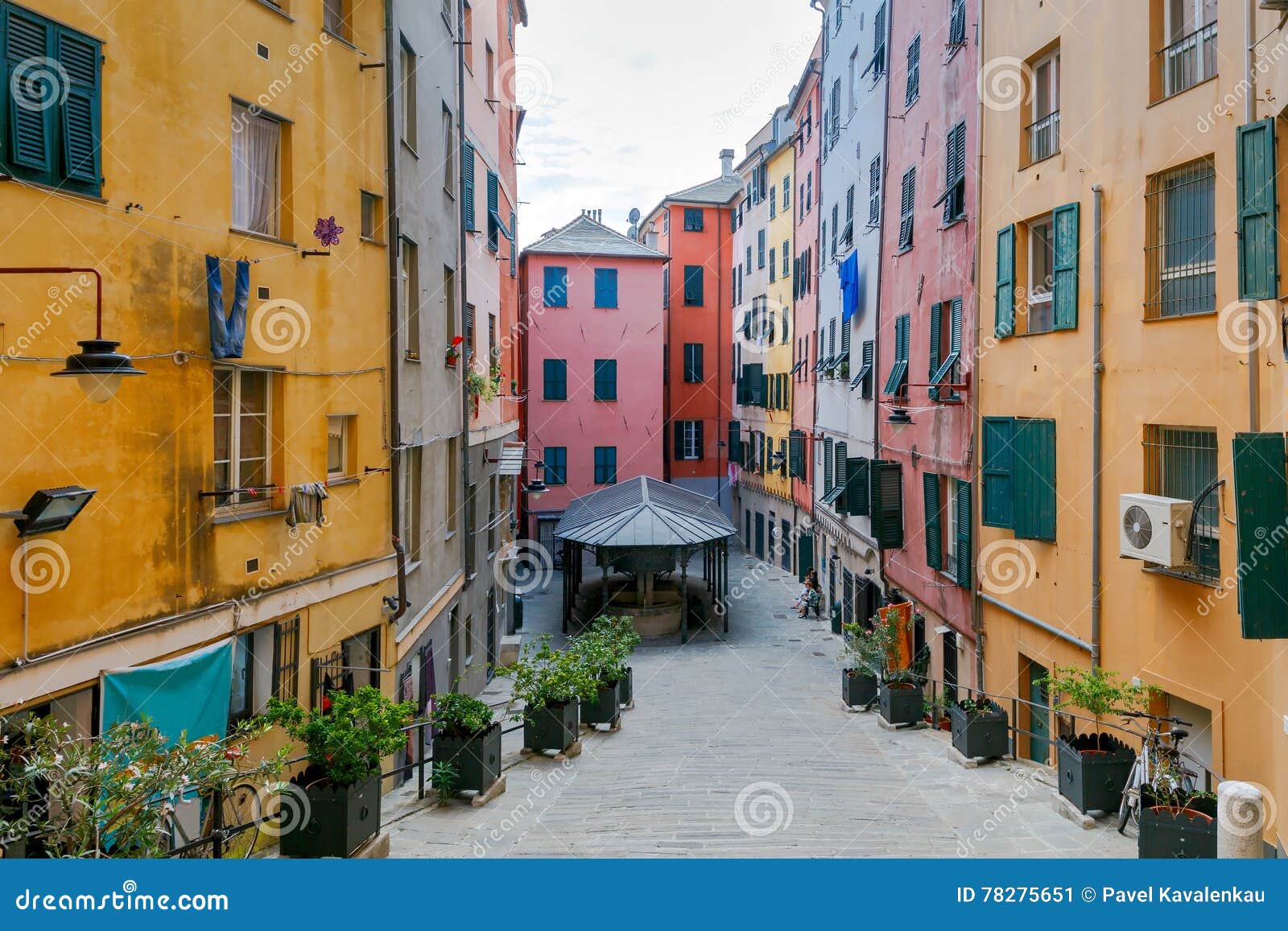 Genoa. Houses in the Old Quarter. Stock Image - Image of look, italian ...