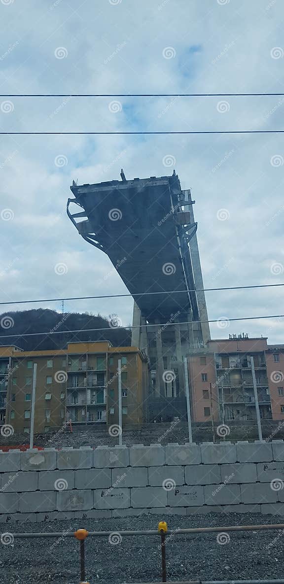 Genova Bridge editorial photo. Image of crash, collapse - 144657436