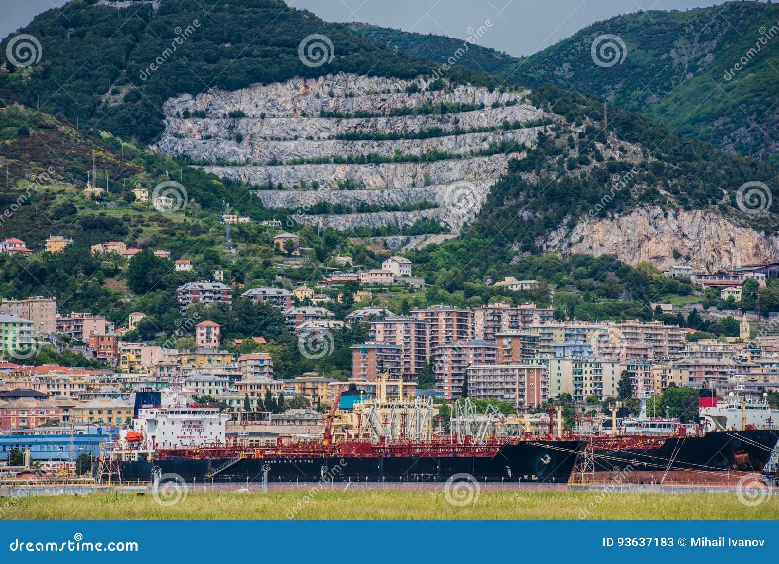 Genova Kustlinje Och Strand, Pegli Fotografering för Bildbyråer - Bild ...