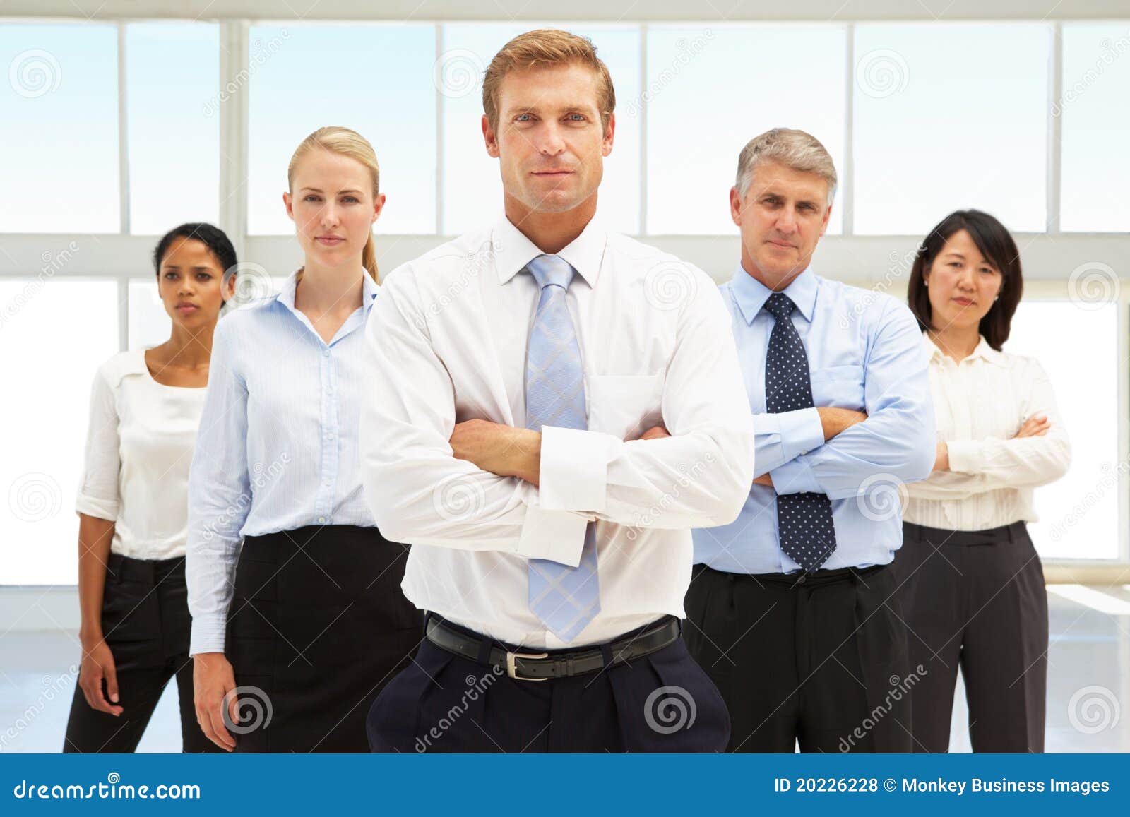 Gens d'affaires confiant photo stock. Image du gestionnaires - 20226228