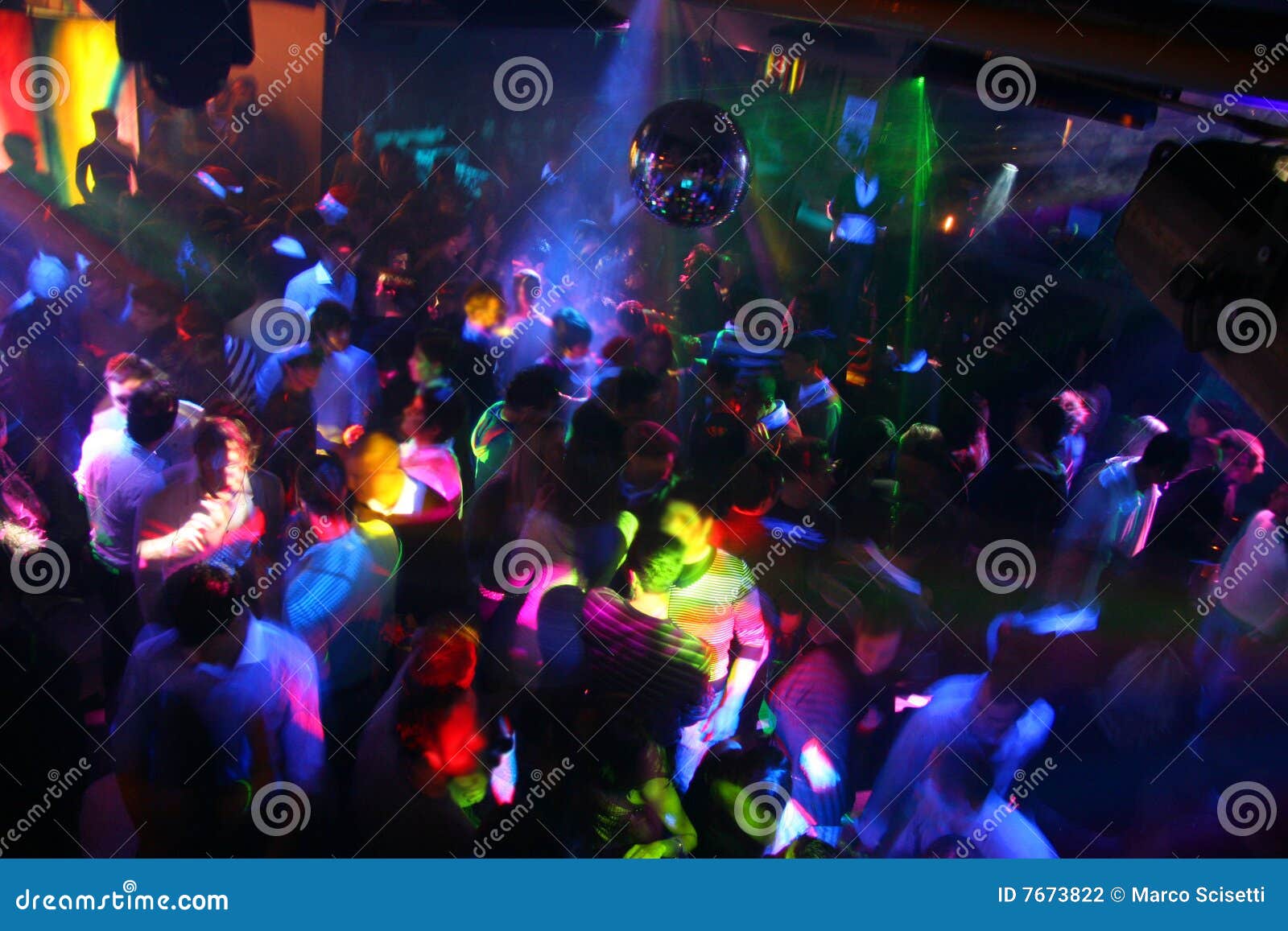 Gente del baile del disco foto de archivo. Imagen de discoteca - 7673822