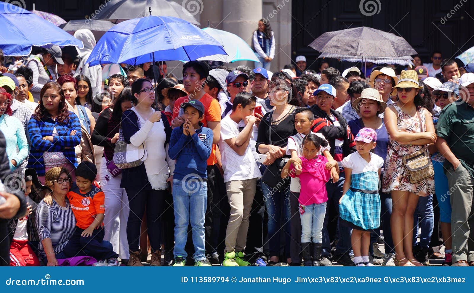 Gente mexicana apretada imagen de archivo editorial. Imagen de méxico ...