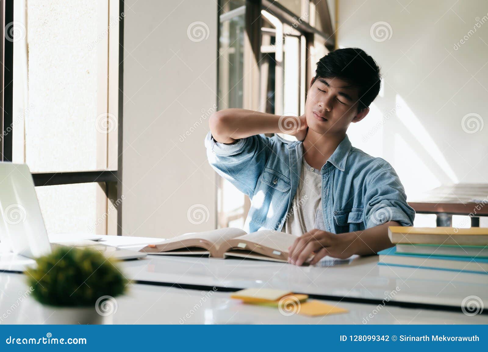 Gente Subrayada Del Trabajo Duro Foto de archivo - Imagen de gente ...