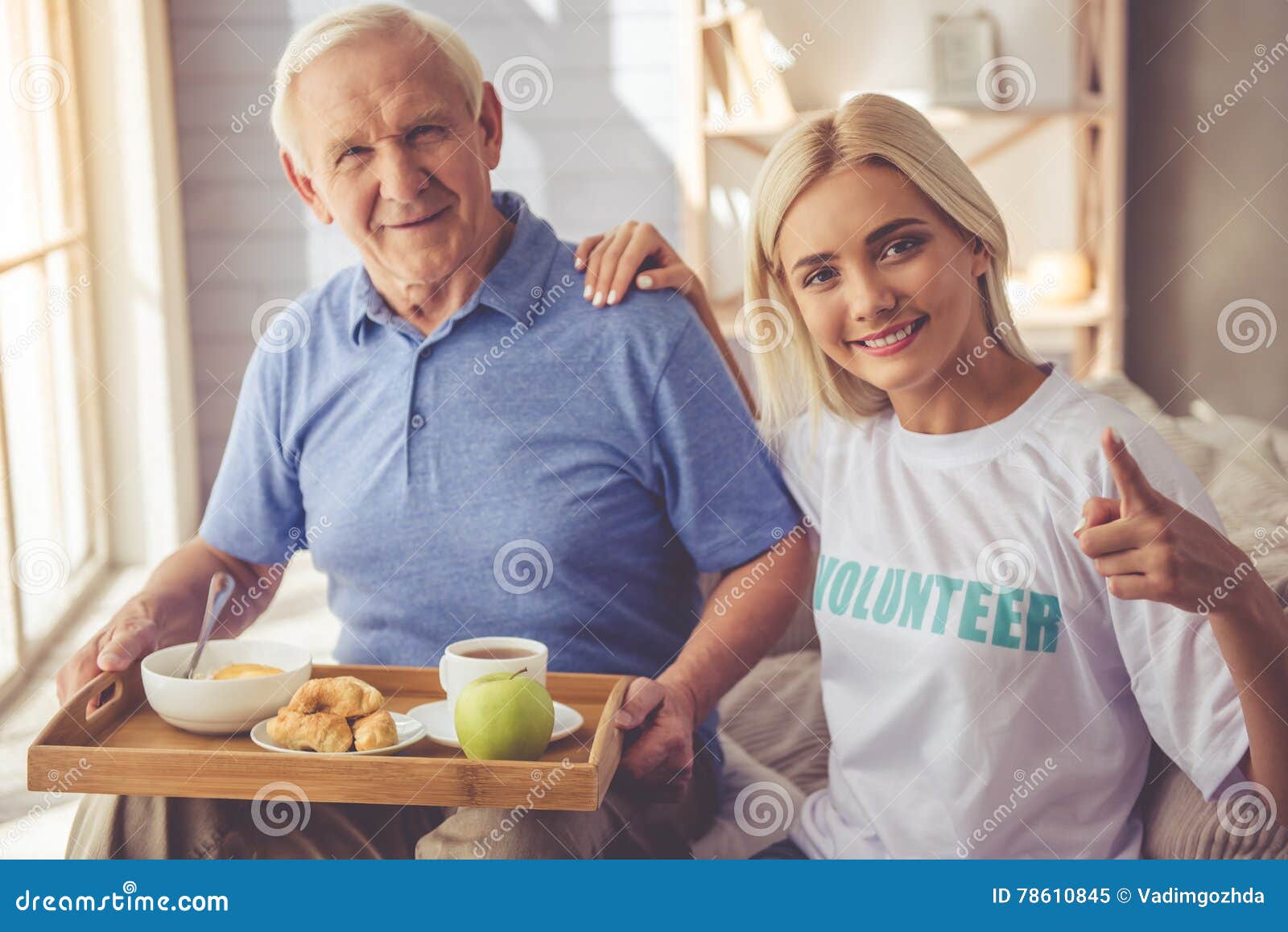 Gente Volontaria Ed Anziana Immagine Stock - Immagine di affascinante ...