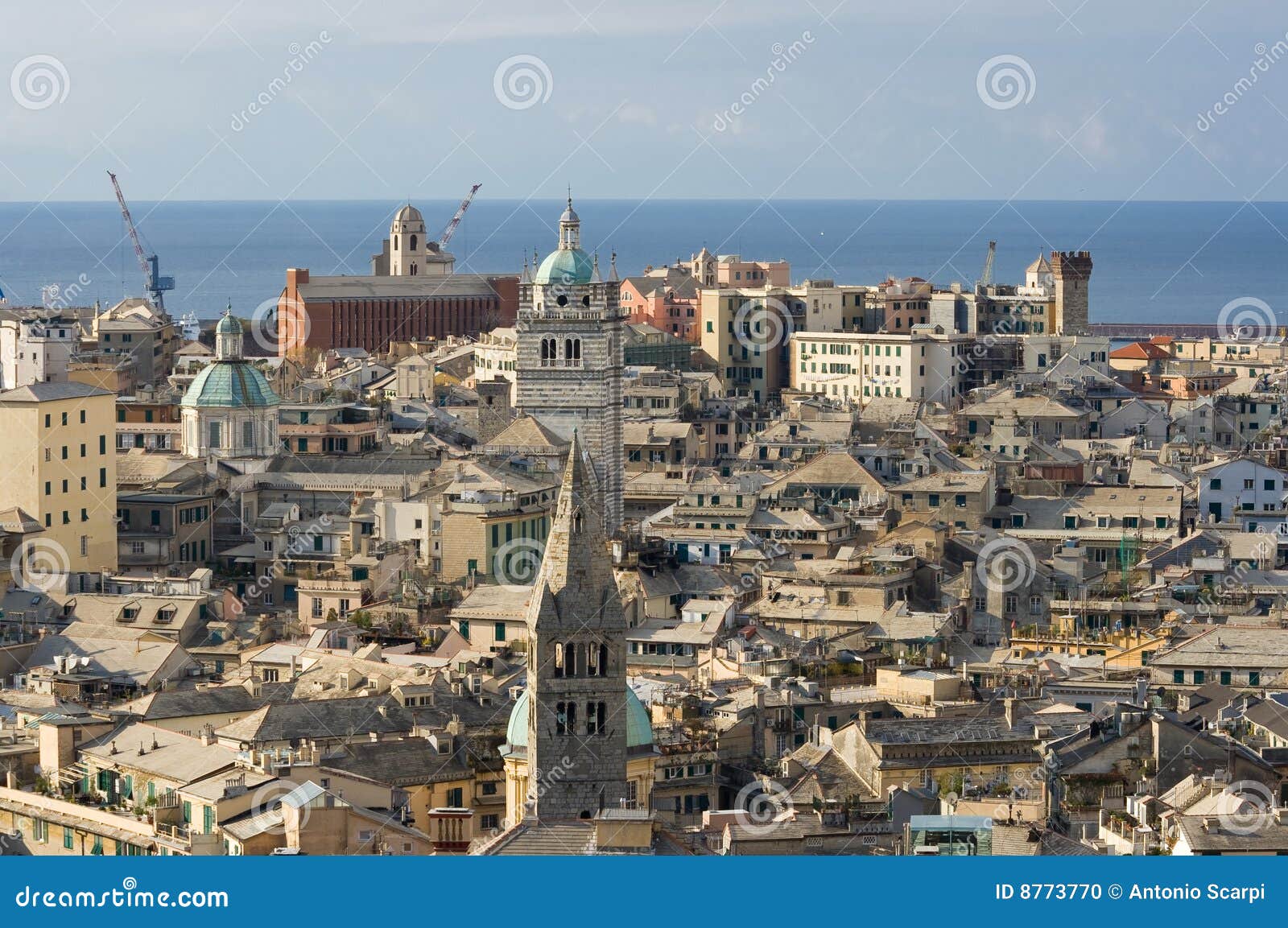 Genua, alte Stadt stockfoto. Bild von haus, kleber, palast - 8773770
