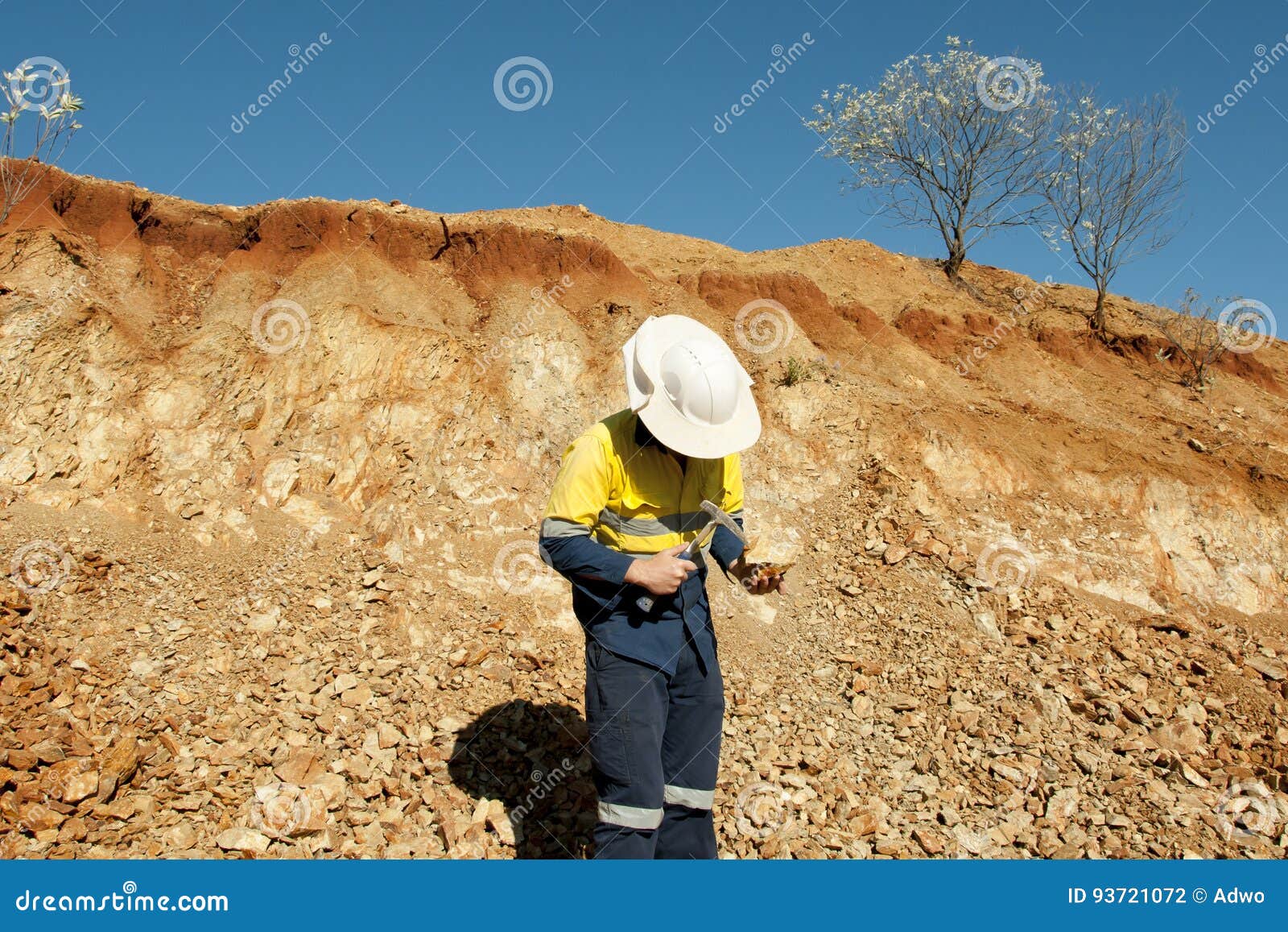 Geologist Hammering Rocks - Australia Editorial Photography - Image of ...