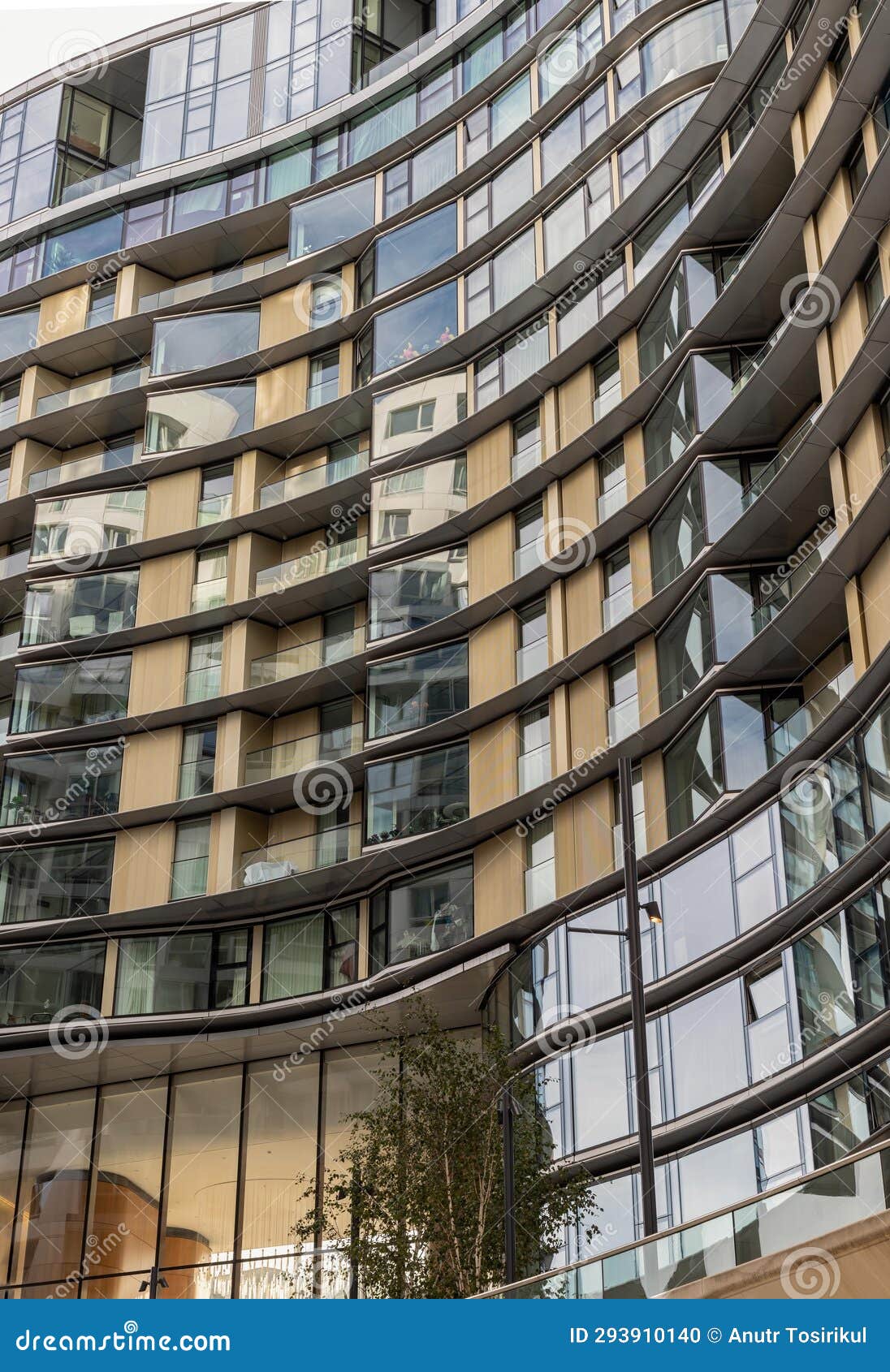 Geometric Design on a Modern Building Complex with Repeating Structure ...