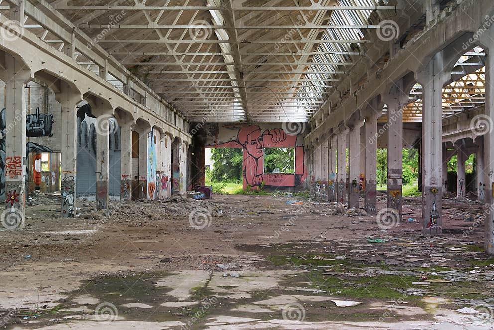 Geometry of the columns editorial stock photo. Image of arranged - 72104668