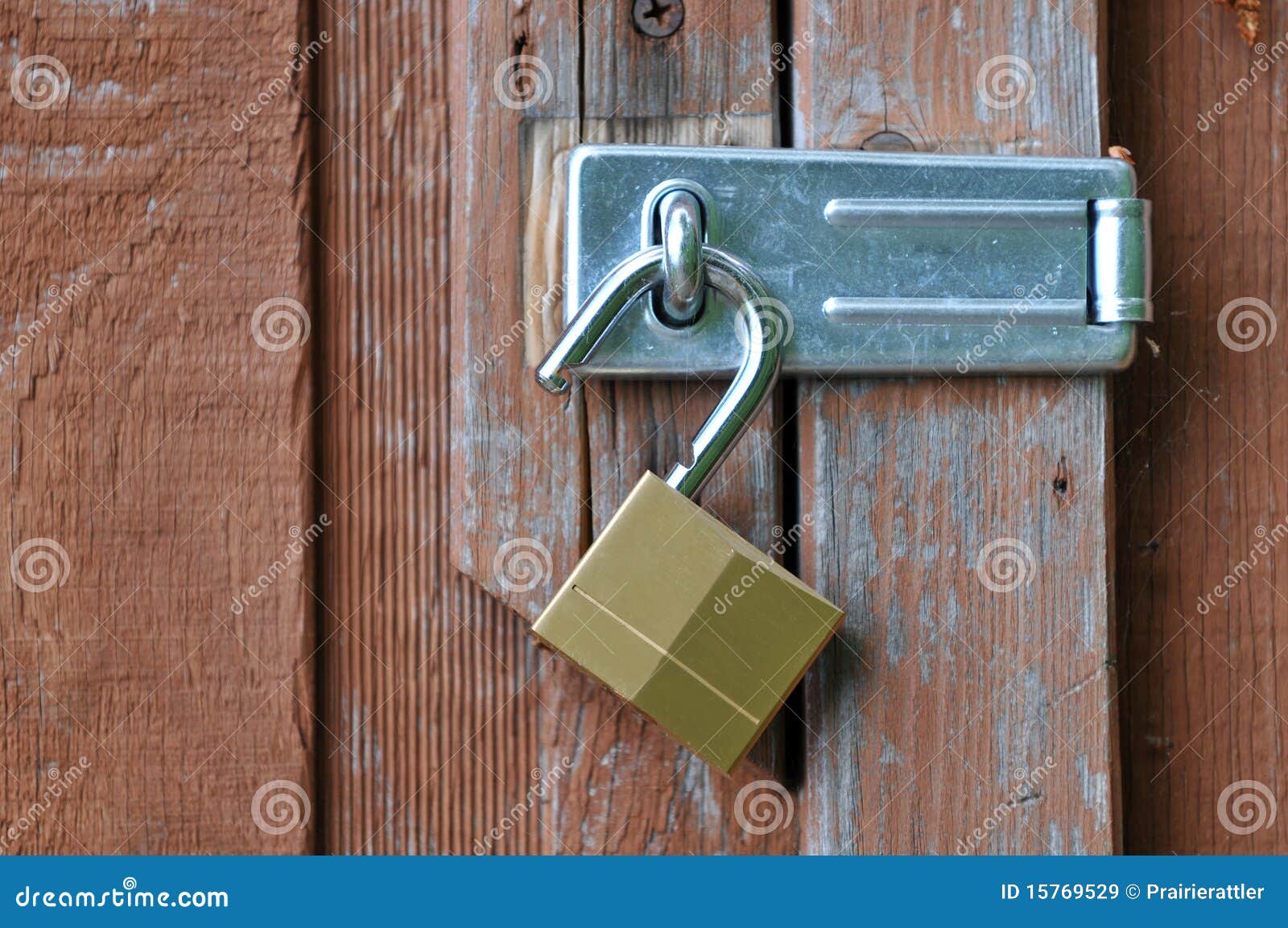 Geopend Hangslot op Deur stock afbeelding. Image of risico - 15769529